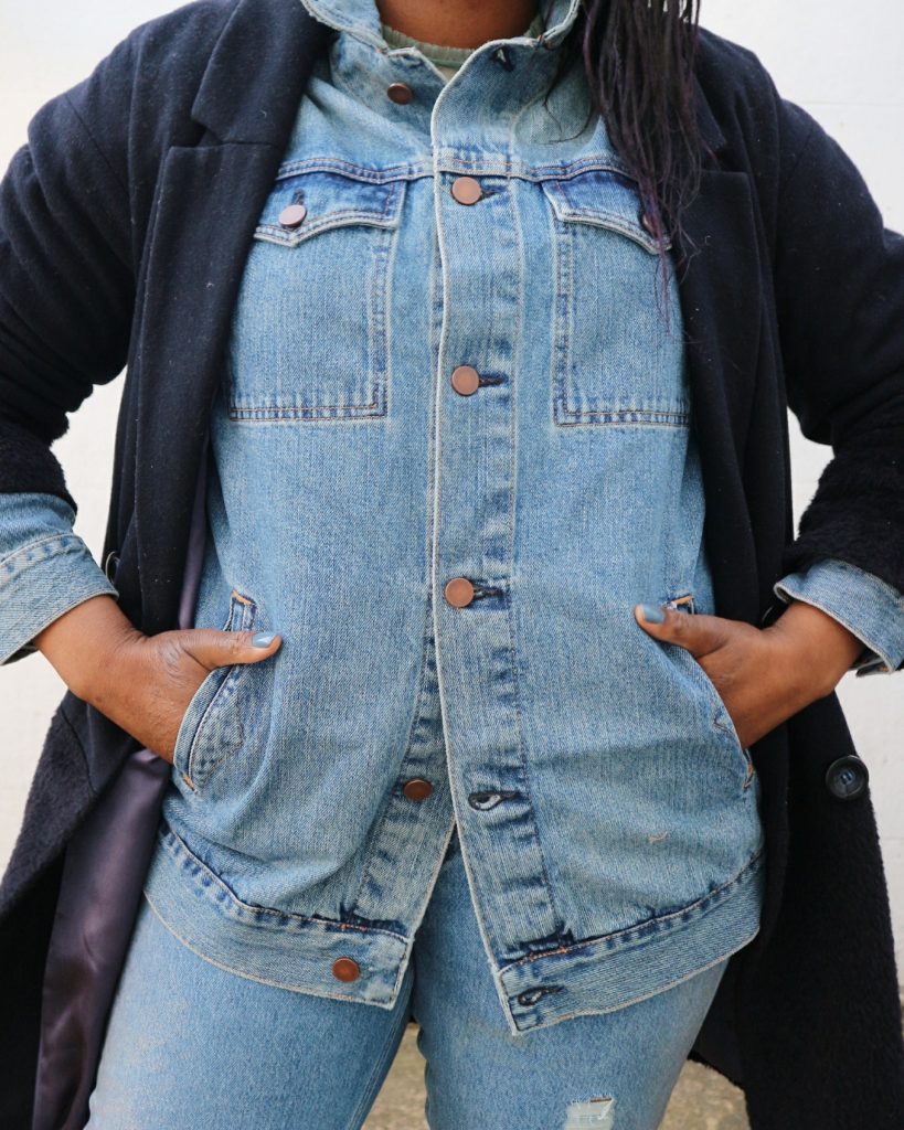 HOW TO WEAR A DENIM JACKET IN WINTER | Mums That Slay